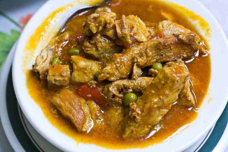 Chicken Guisantes • Cooking Hawaiian Style