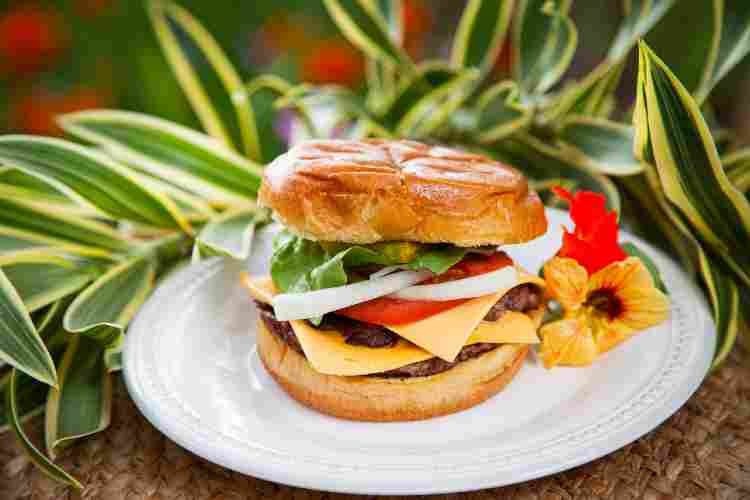 Smash Burgers by Big Wave Surfer Ian Walsh • Cooking Hawaiian Style